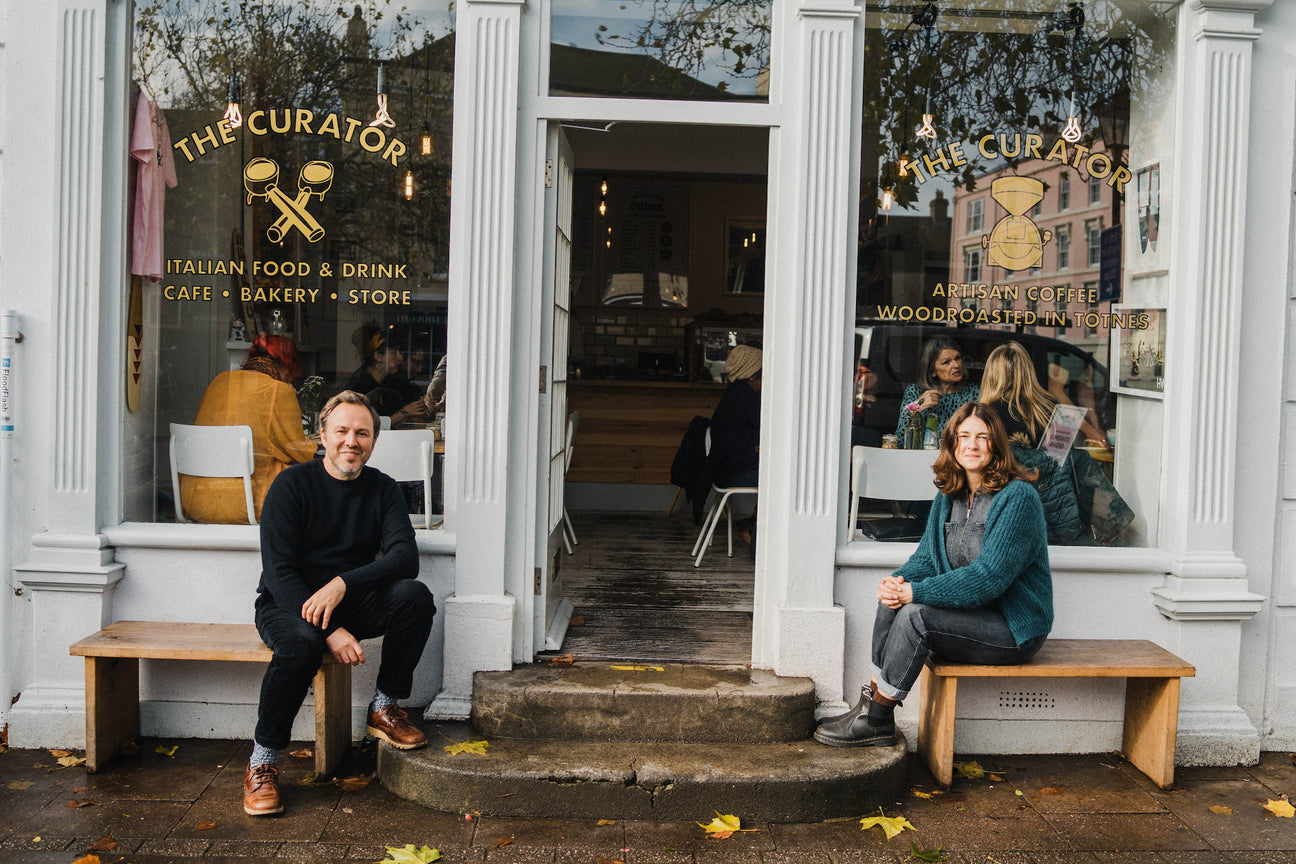 About us – The Curator
